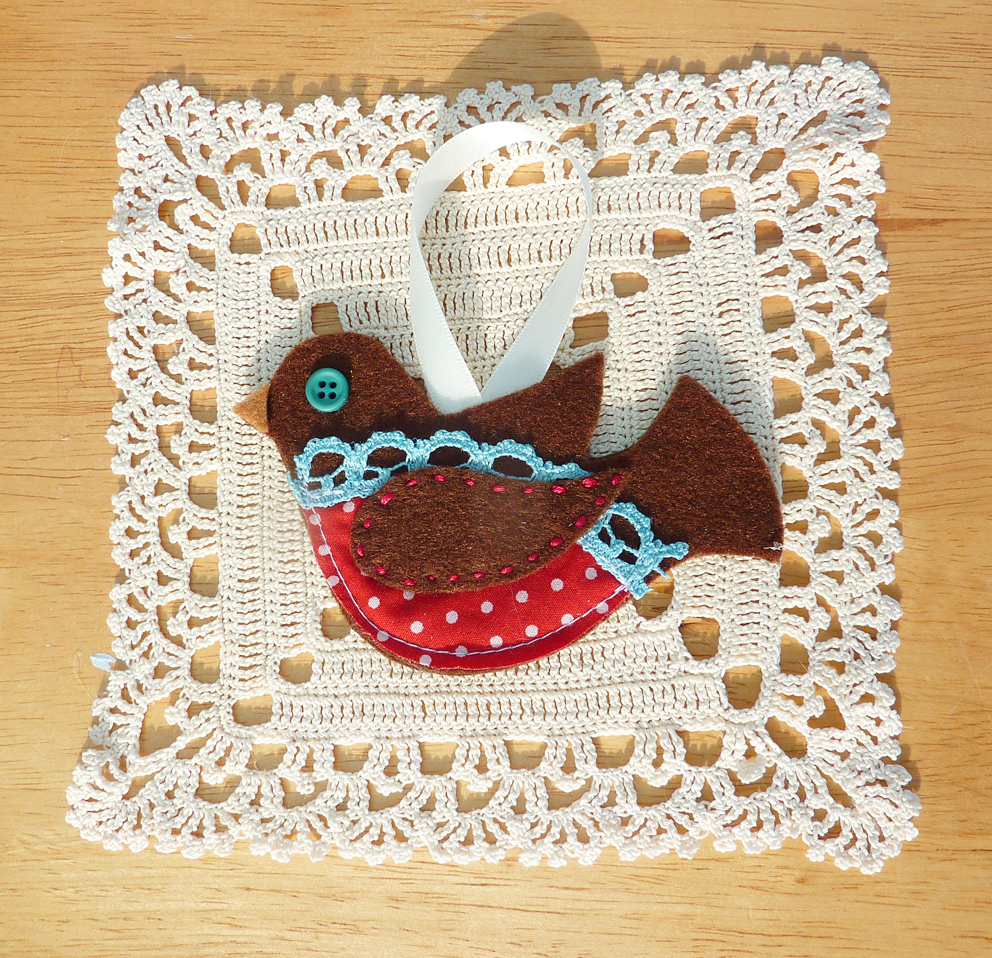 Hanging Christmas Robin Tree Decoration. on Luulla