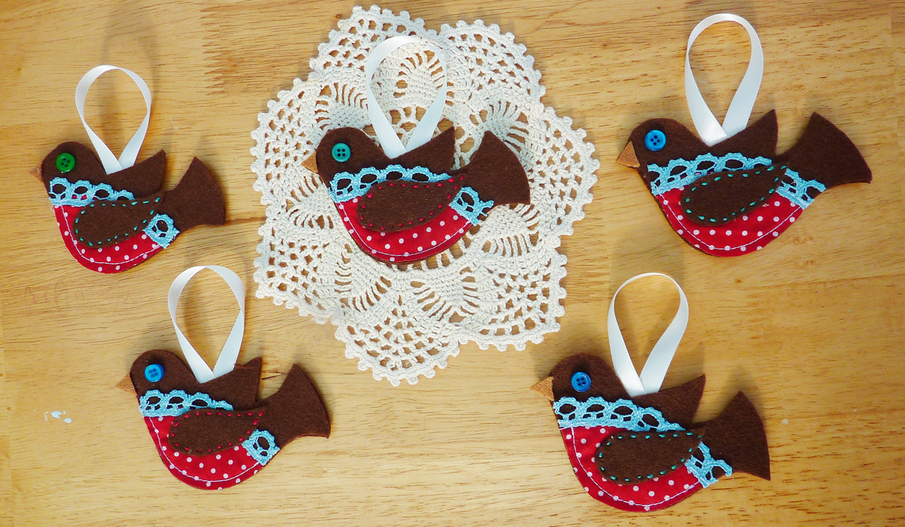 Hanging Christmas Robin Tree Decoration. on Luulla